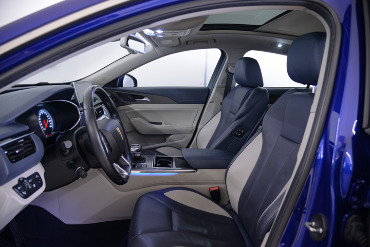 Hongqi Approved Cars | Blue Used Hongqi H5 | Hongqi KSA